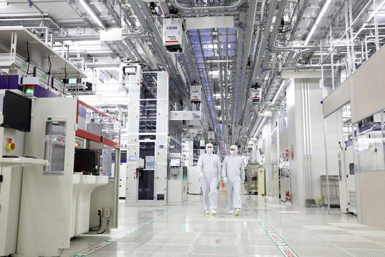 South Korea concrete delivery halt threatens Samsung, SK Hynix chip ...