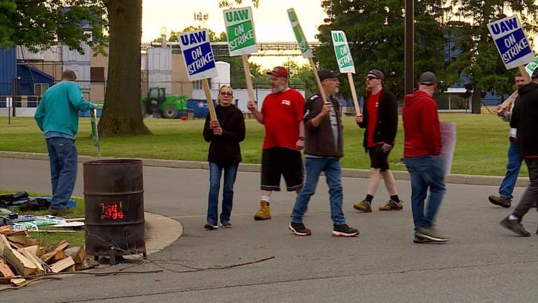 Union members to vote on American Axle contract Sunday