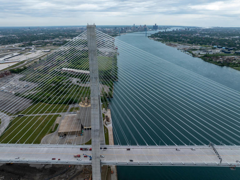 Gordie Howe bridge opening scuttled after Trump officials pushed back