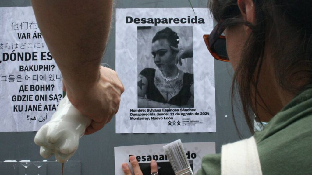 “Nos gusta el futbol, no el gobierno”: madres buscadoras protestan en ...