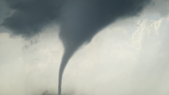 Bartlett, Illinois tornado: Touchdown nearby sparks warnings in DuPage ...