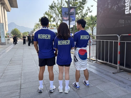 [월드컵] "연차·반차 썼어요"…붉은악마들, 광화문 속속 집결