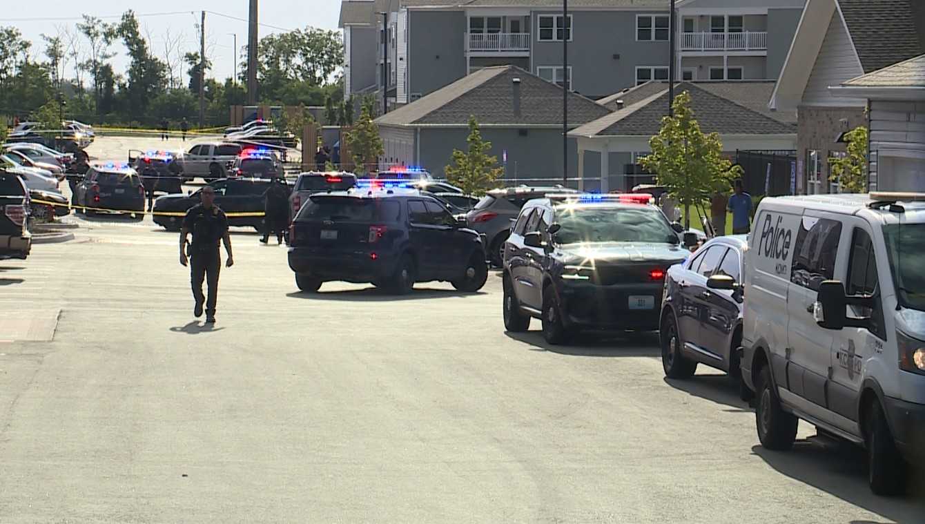 Teen killed, 2 others shot at Kansas City apartment complex; suspect ...