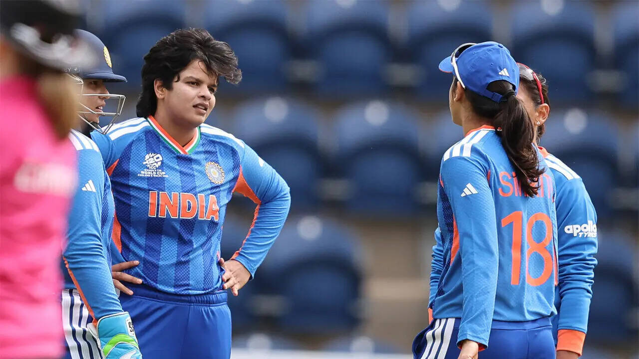 Trust Shafali Verma, the bowler: Nasser Hussain offers 'safety valve ...