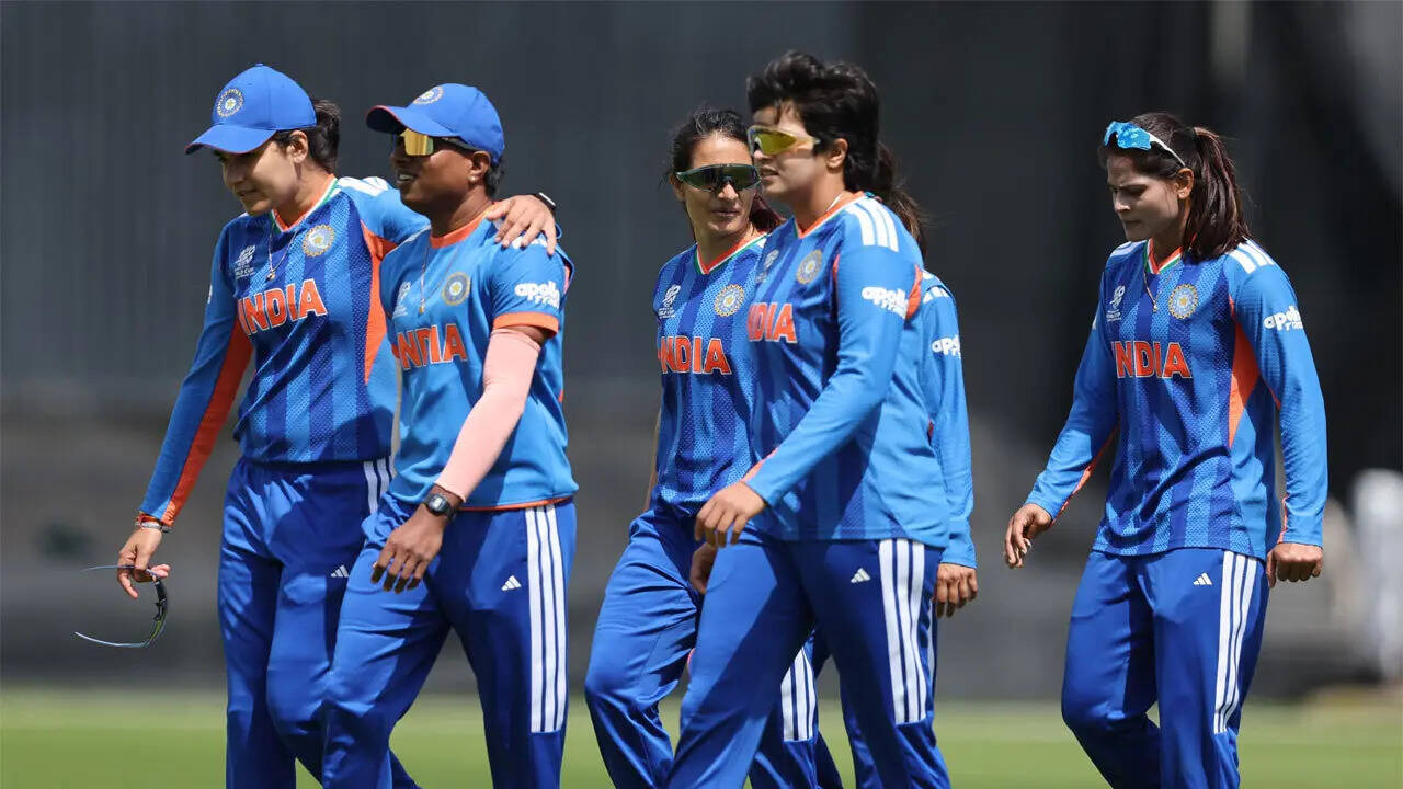 Trust Shafali Verma, the bowler: Nasser Hussain offers 'safety valve ...