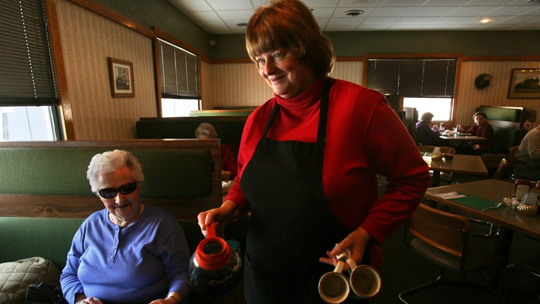 4 Remarkable Waitress Encounters That Left Lasting Impact