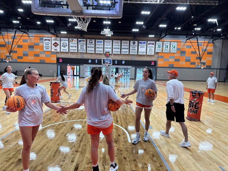 UTRGV women’s basketball tips off summer practice