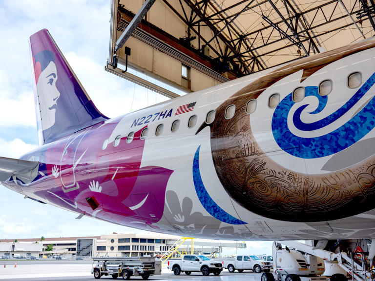 Hawaiian Airlines unveils first of three live-action 'Moana' aircraft ...