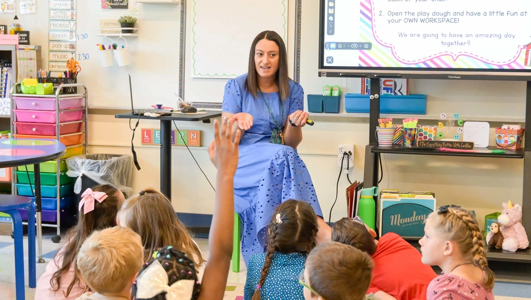 How to become a substitute teacher