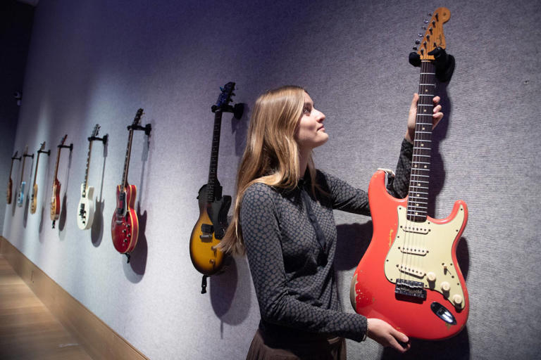 Streit um die Fender Stratocaster: Müssen tausende E-Gitarren ...