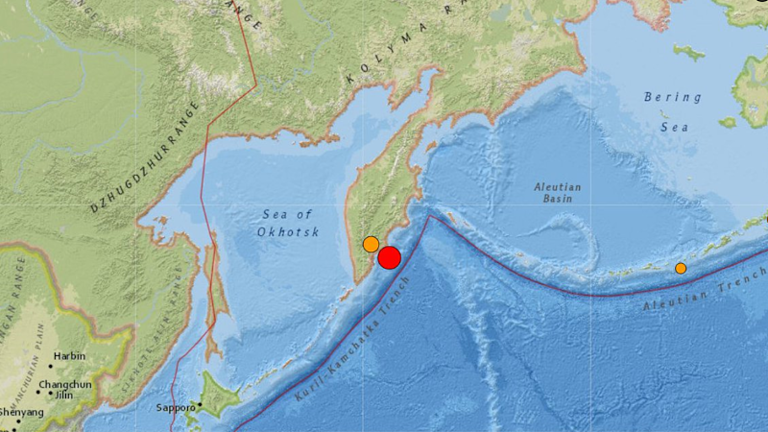 Ash plume rising 8km after Russia quake triggers volcano
