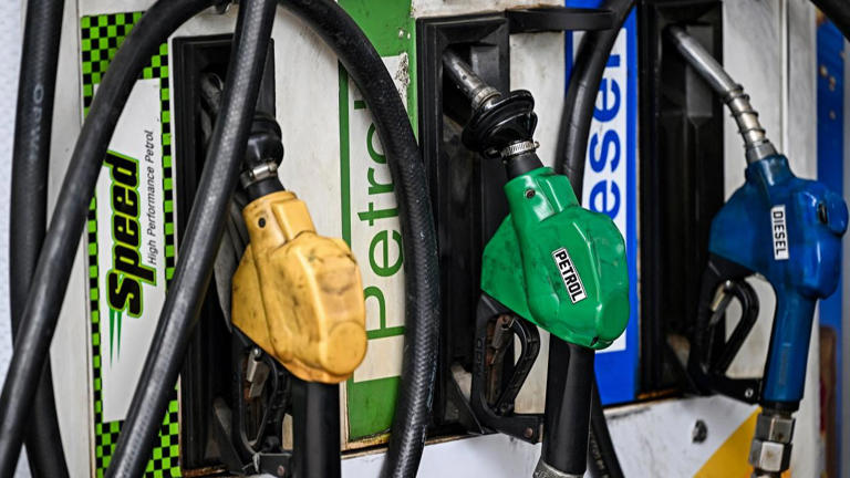 Govt restricts bulk fuel purchases at petrol pumps amid supply concerns