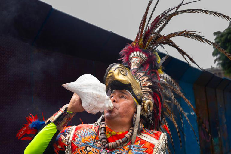 Fans forced to splash £22 on beer and nuts as Mexicans slam 'scandalous ...