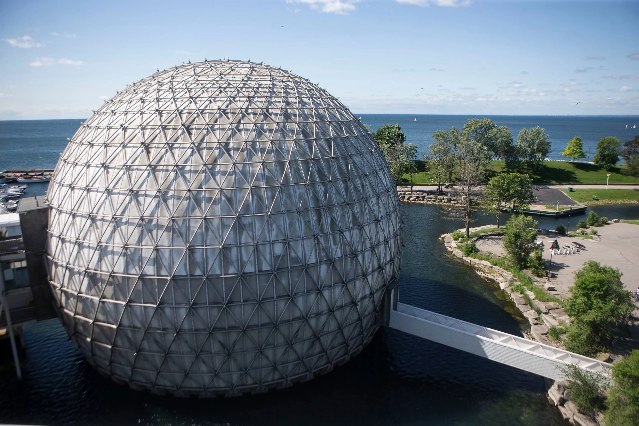 The Ford government has awarded a $198-million contract for a parking ...