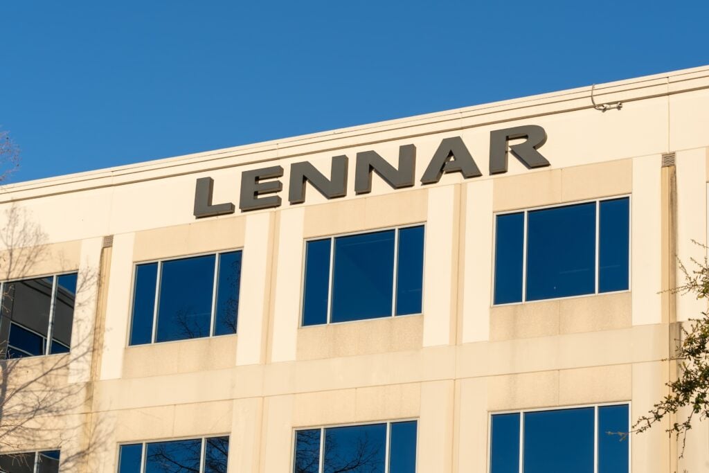 Homebuilder Lennar reports mixed Q2: CEO pegs 'same stubborn headwinds'