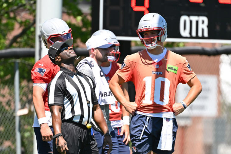 AJ Brown impressed with Patriots' Drake Maye after years of Jalen Hurts