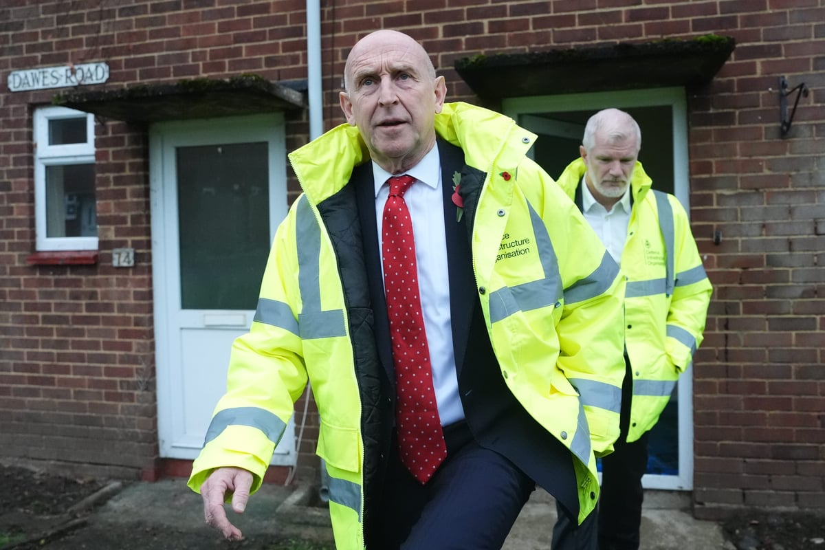 Al Carns resigns as defence minister after Healey’s exit over military ...