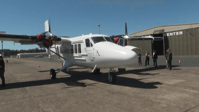 Oregon Department of Forestry debuts new Twin Otter wildfire aircraft ...
