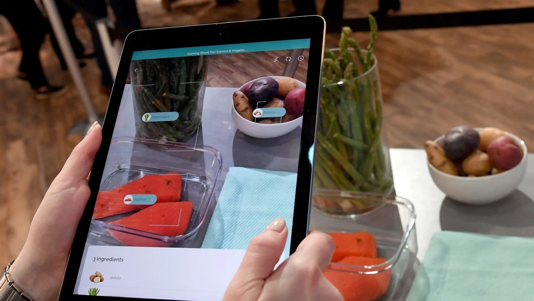 4 AI-powered photo food tracking apps compared