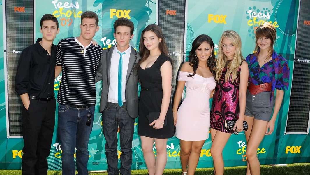 11 adult actors who played teenagers on screen