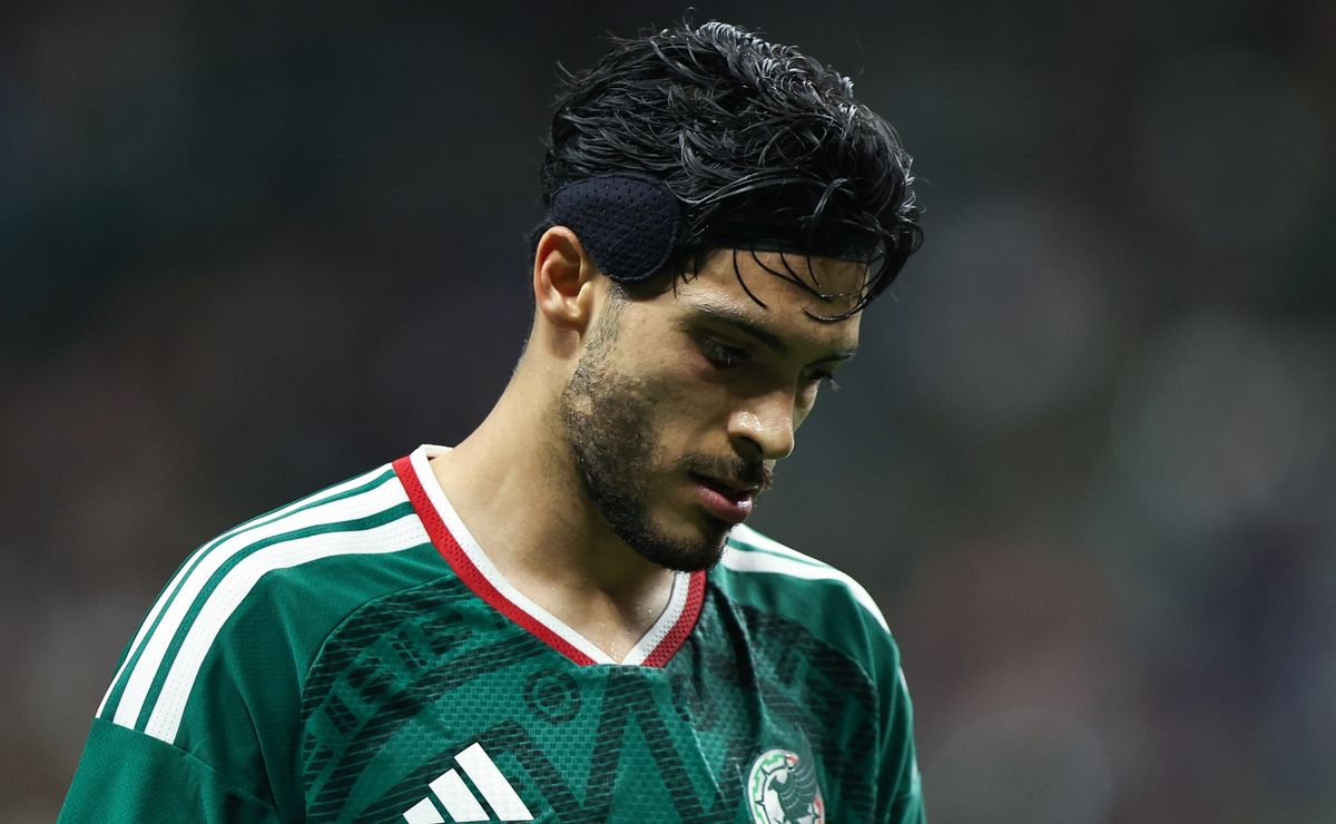 Why does Raul Jimenez wear a headband? The story behind the Mexico star ...