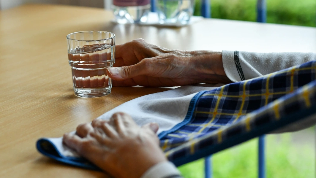 Physical and emotional signs of approaching death