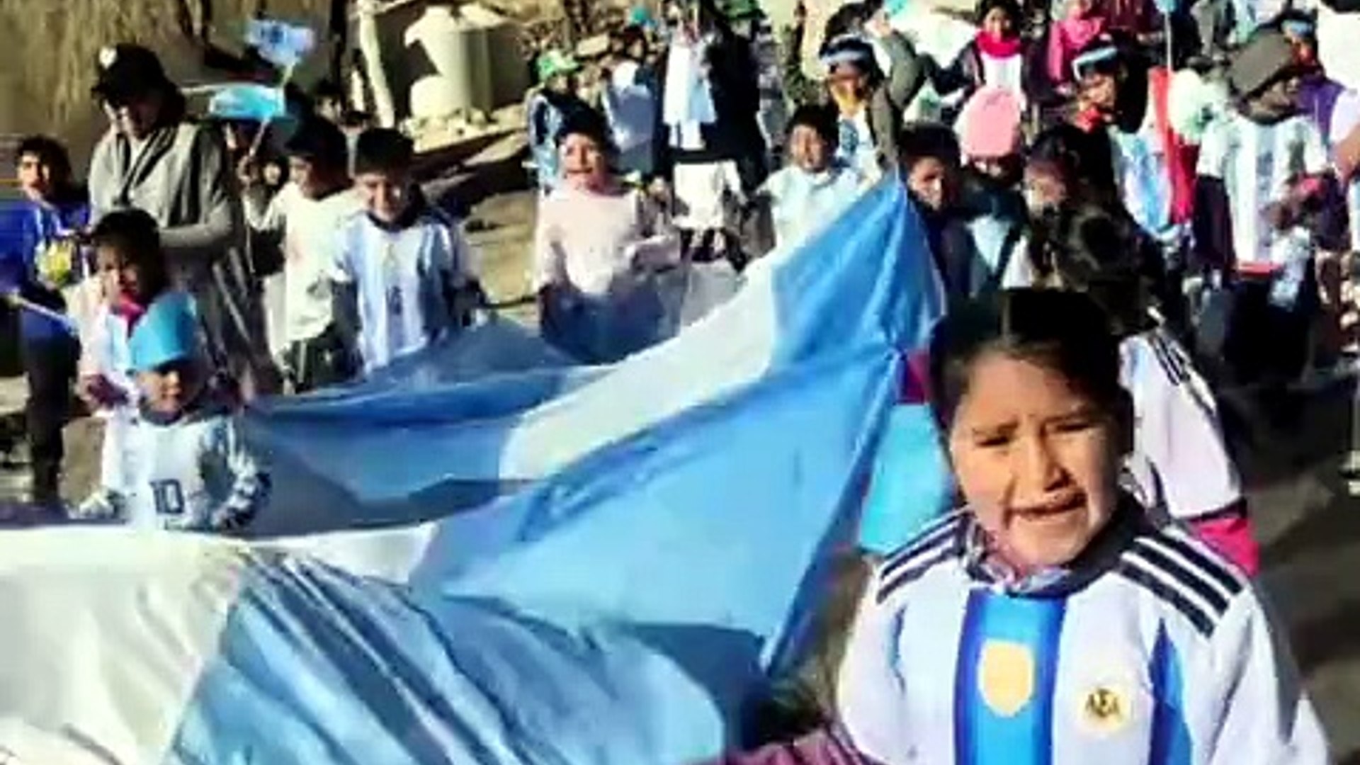 El banderazo más patriota para alentar a la Selección: de Jasimana a ...