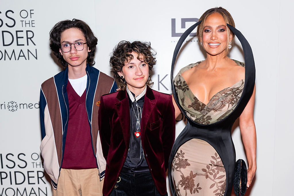 Marc Anthony is an 'absentee father' to twins with Jennifer Lopez: Source