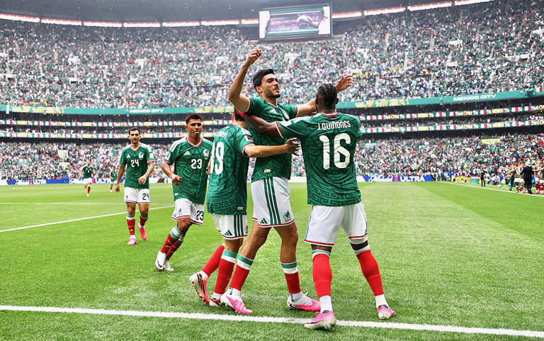 La historia de Raúl Jiménez, el goleador que estuvo al borde de la ...