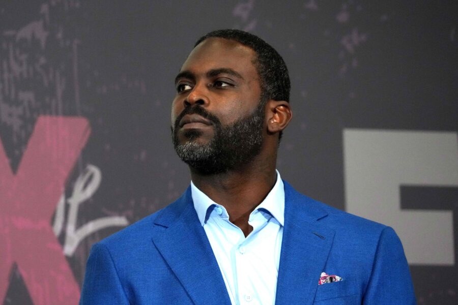 Michael Vick opens up about darkest days after prison sentence was ...