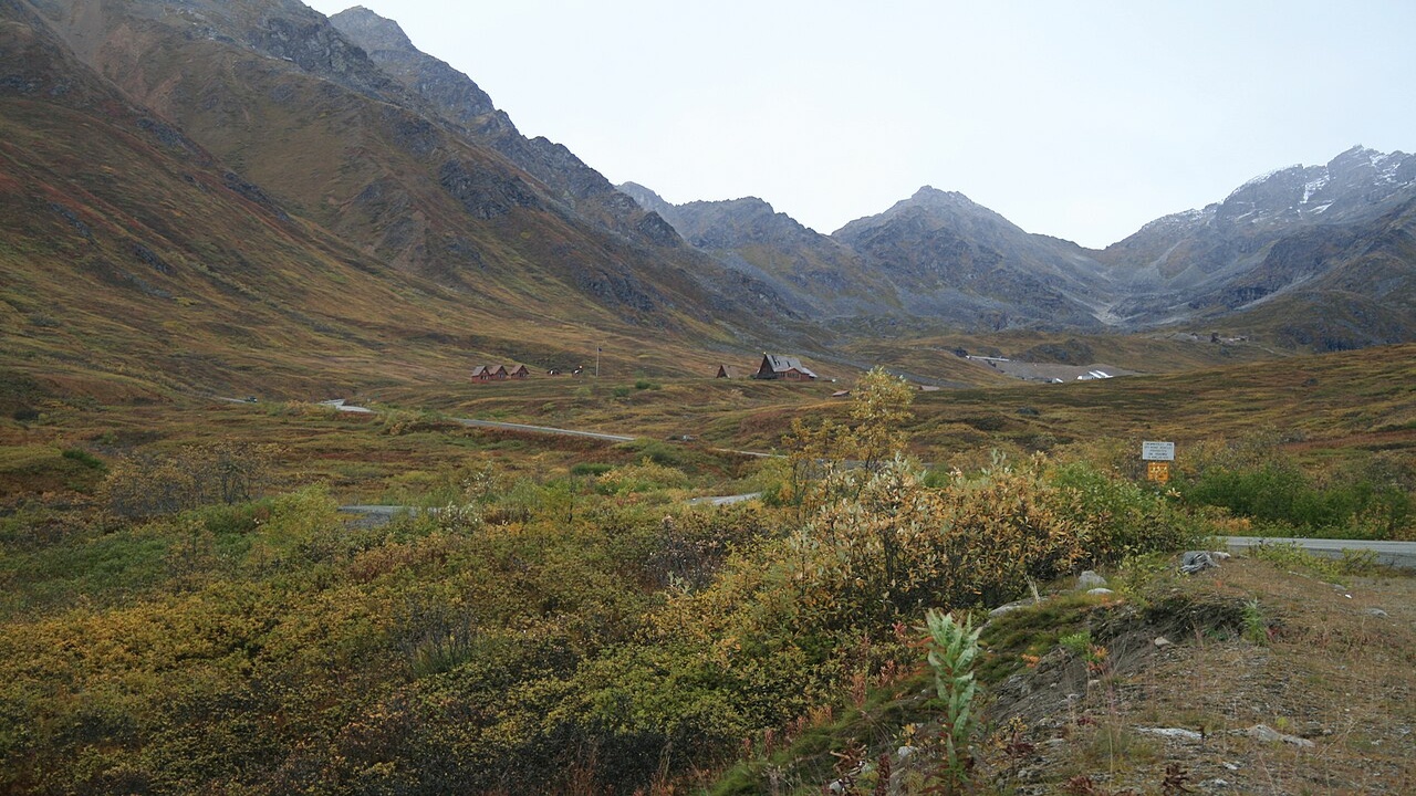 90 minutes from Anchorage, this alpine pass has glaciers, gold mines ...