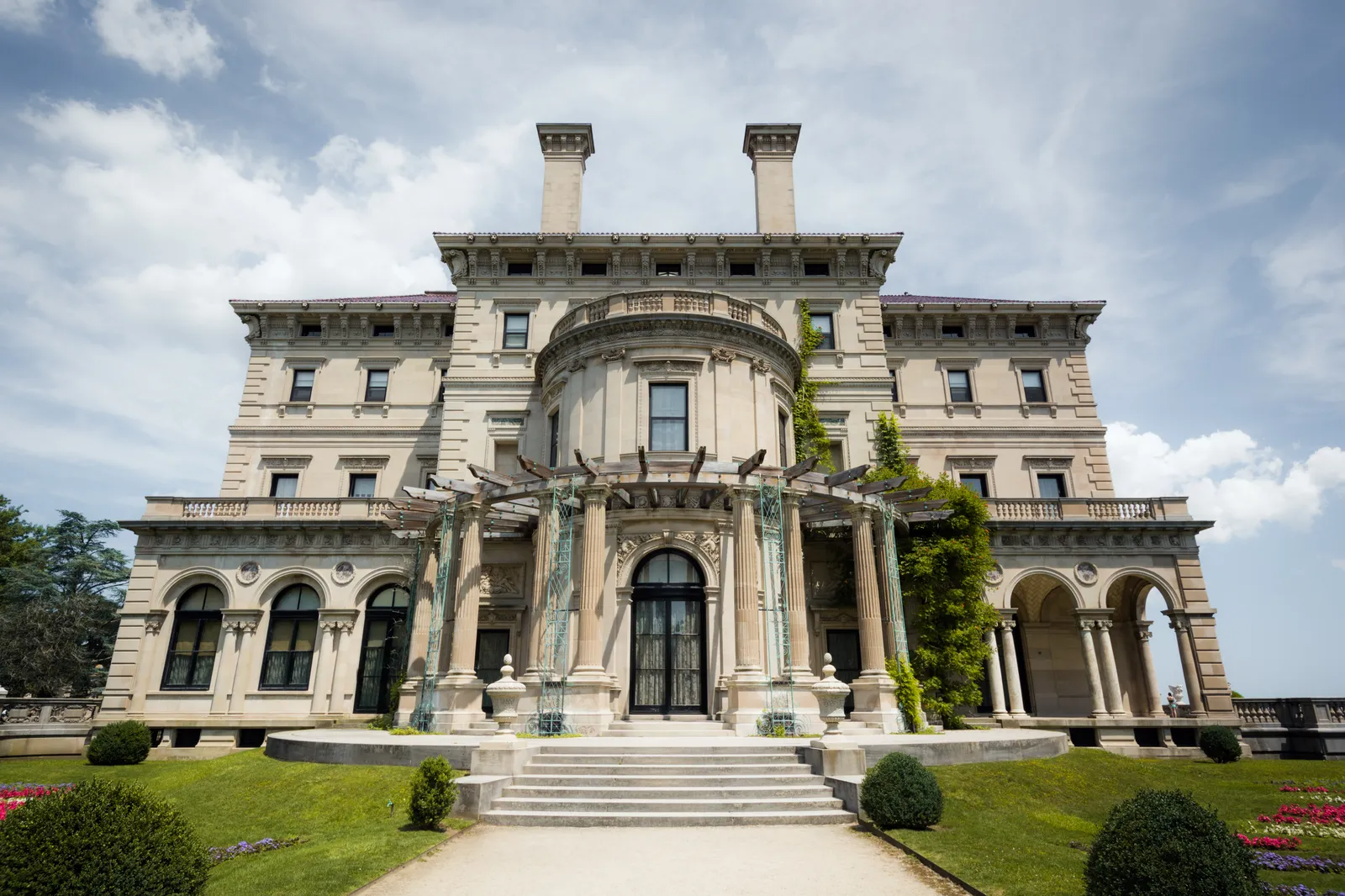 Inside the gilded age grandeur of the Vanderbilt family mansions