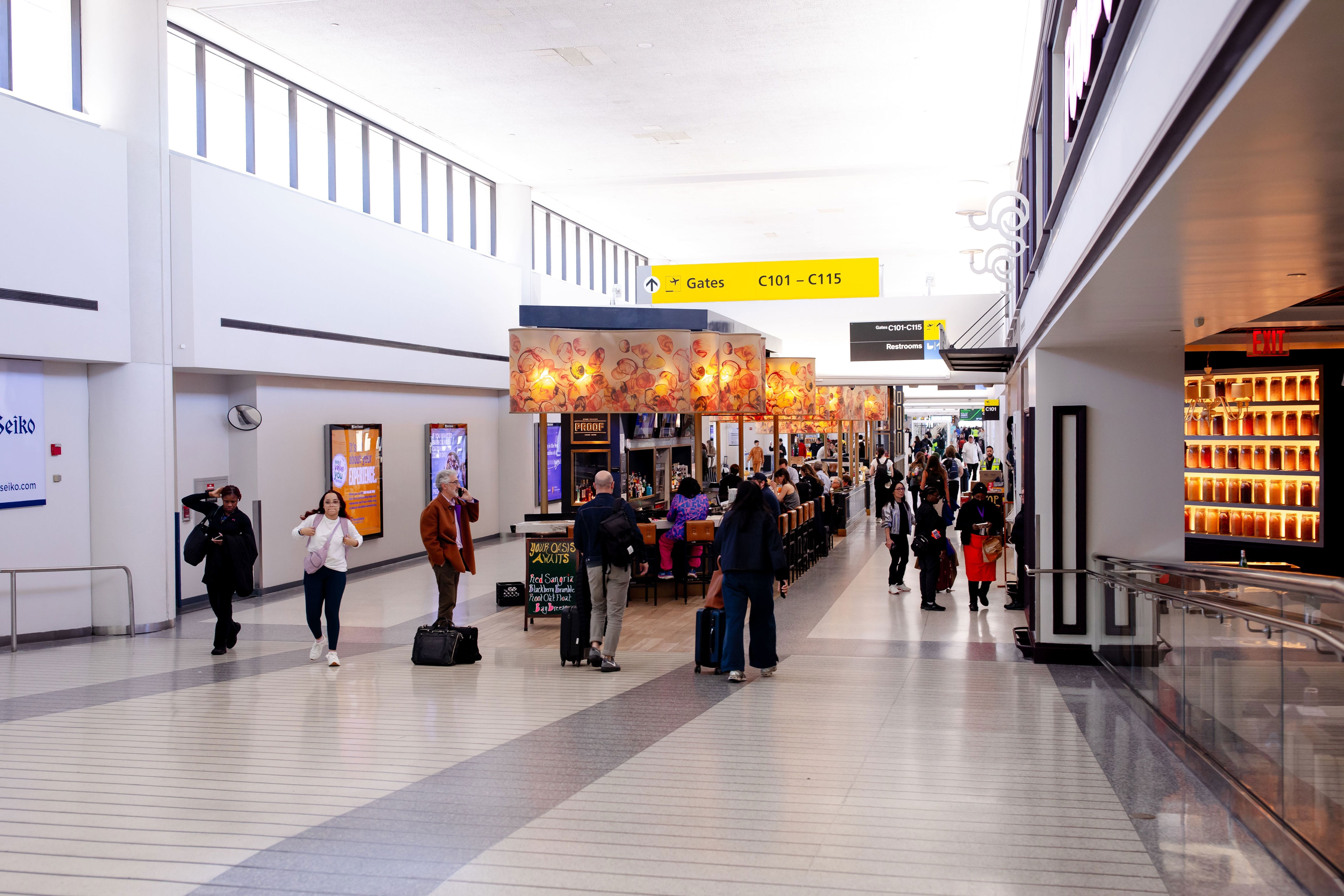 United Airlines issues East Coast travel warning for 18 different airports