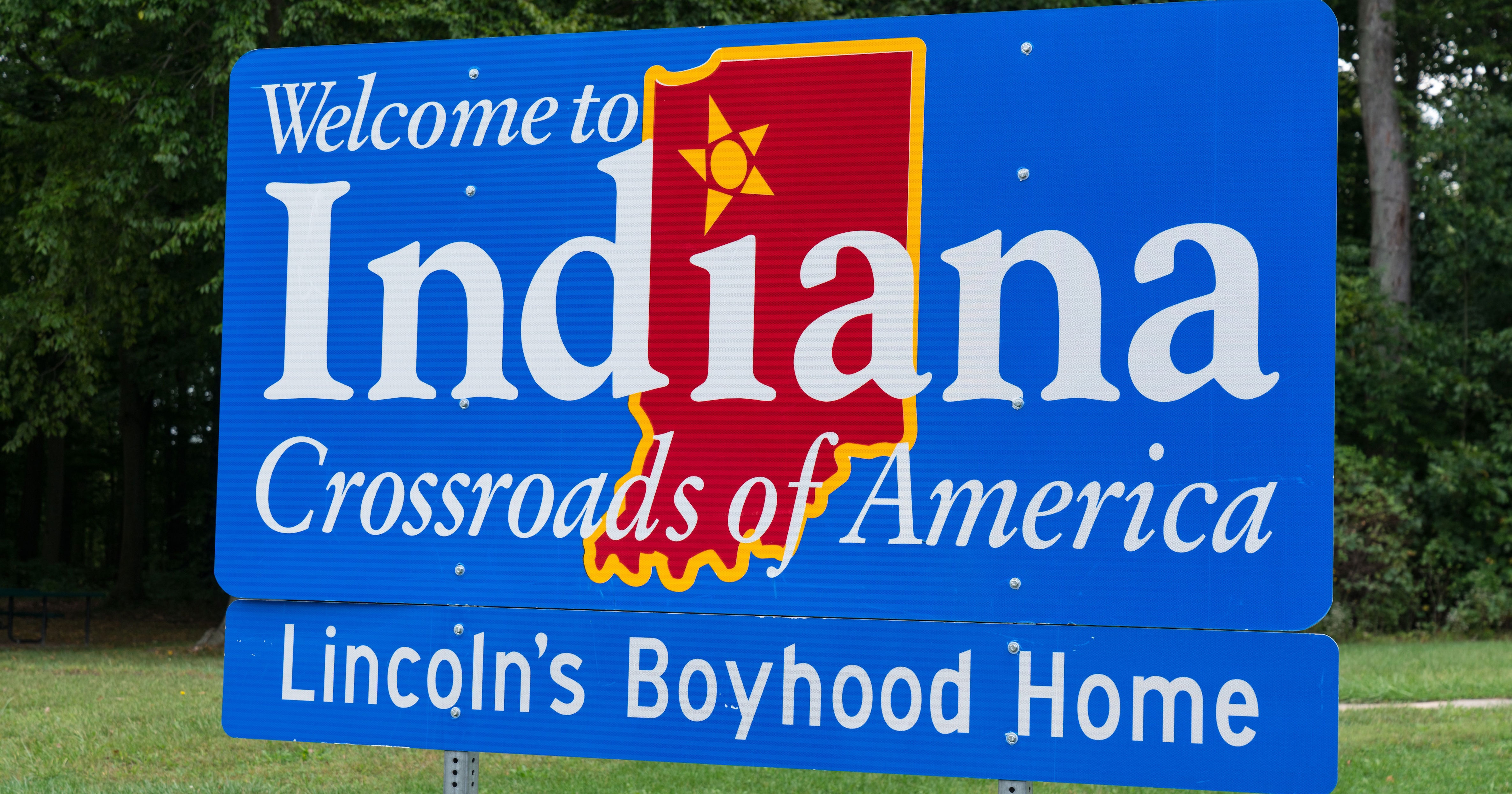 Indiana governor sticks to familiar Bears stadium pitch