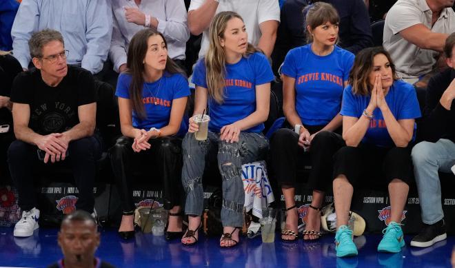 Selena Gomez calls out 'fake' Knicks fans in deleted post while BFF ...