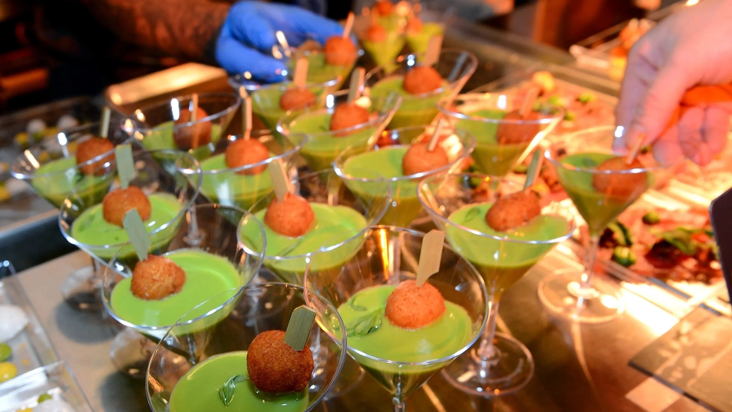 15 extravagant all-you-can-eat buffets across America