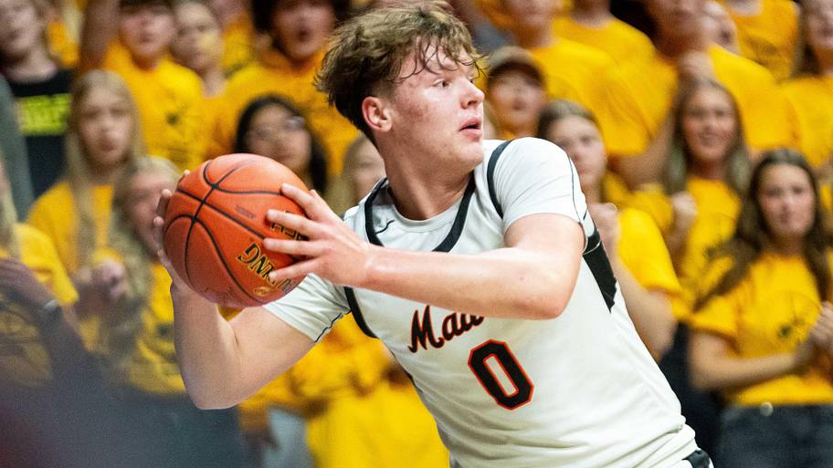 Top Iowa high school football player adds Alabama offer