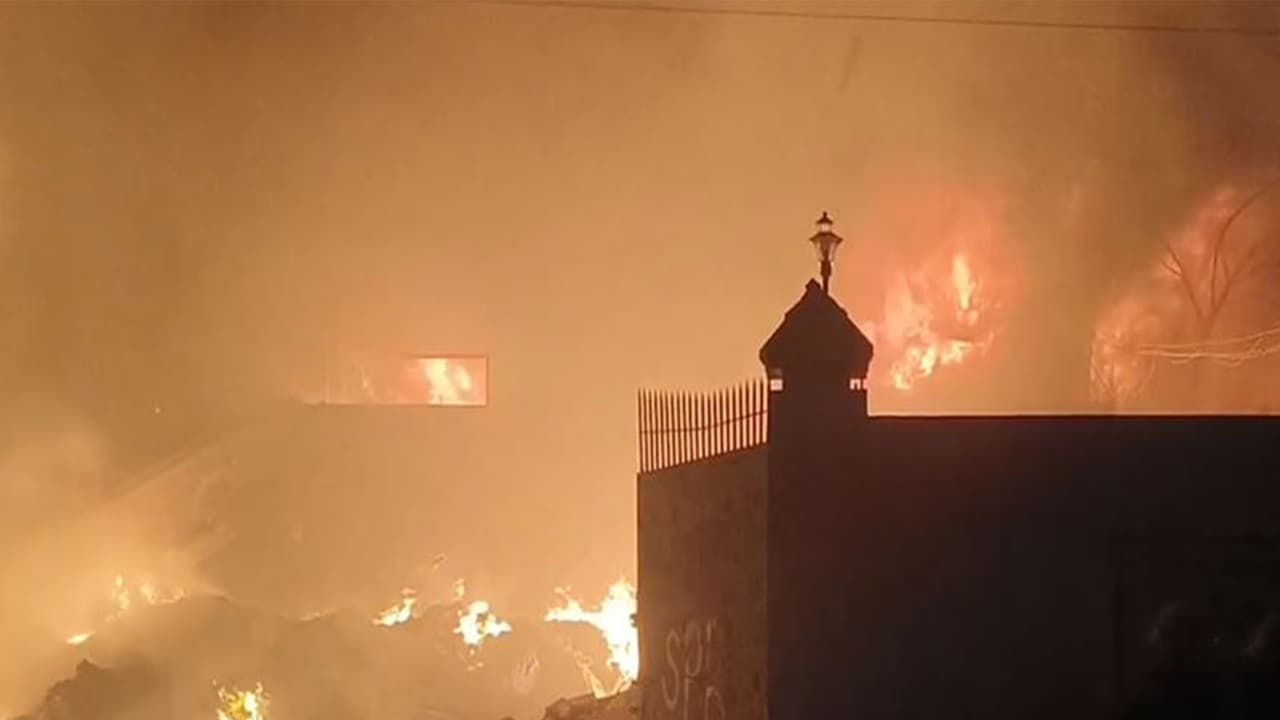 Massive fire in Delhi's Tughlakabad building claims 3 lives, 6 saved
