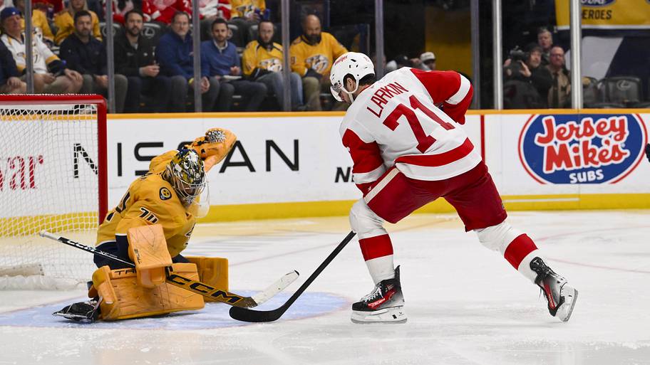 Utah Mammoth reportedly are very much so in the mix for Dylan Larkin