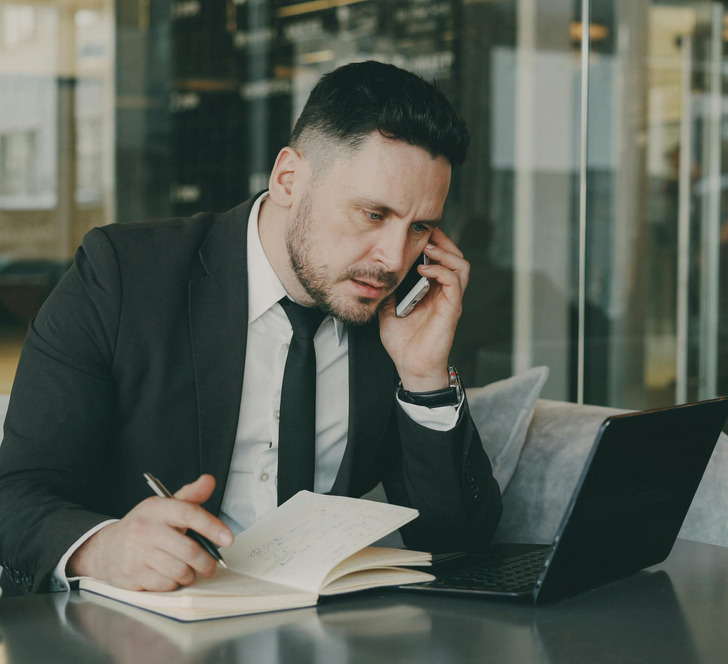 11 moments that prove quiet compassion survives even when work gets cruel