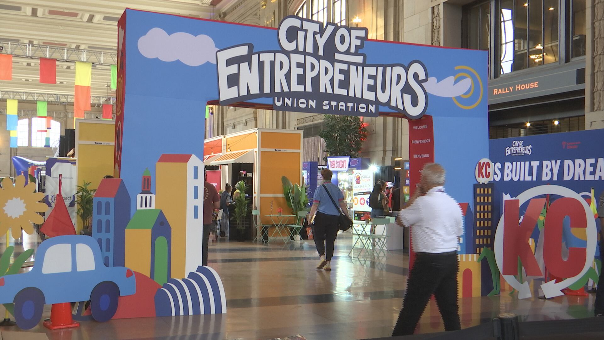 Stop to shop! City of entrepreneurs market showcases local businesses ...