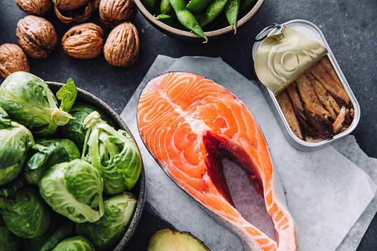 Dietitians reveal 9 foods better than omega-3 supplements