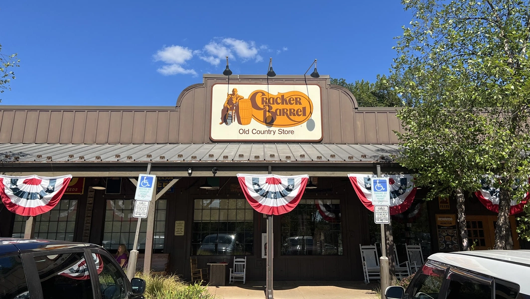 Cracker Barrel store treats draw attention amid Buc-ee’s debate