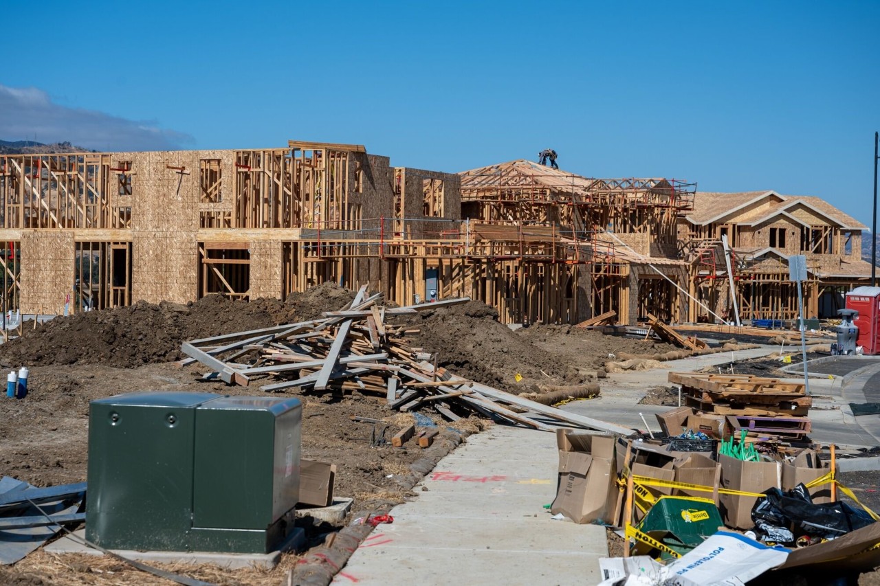 Lennar cuts full-year target, citing 'stubborn' housing-market headwinds