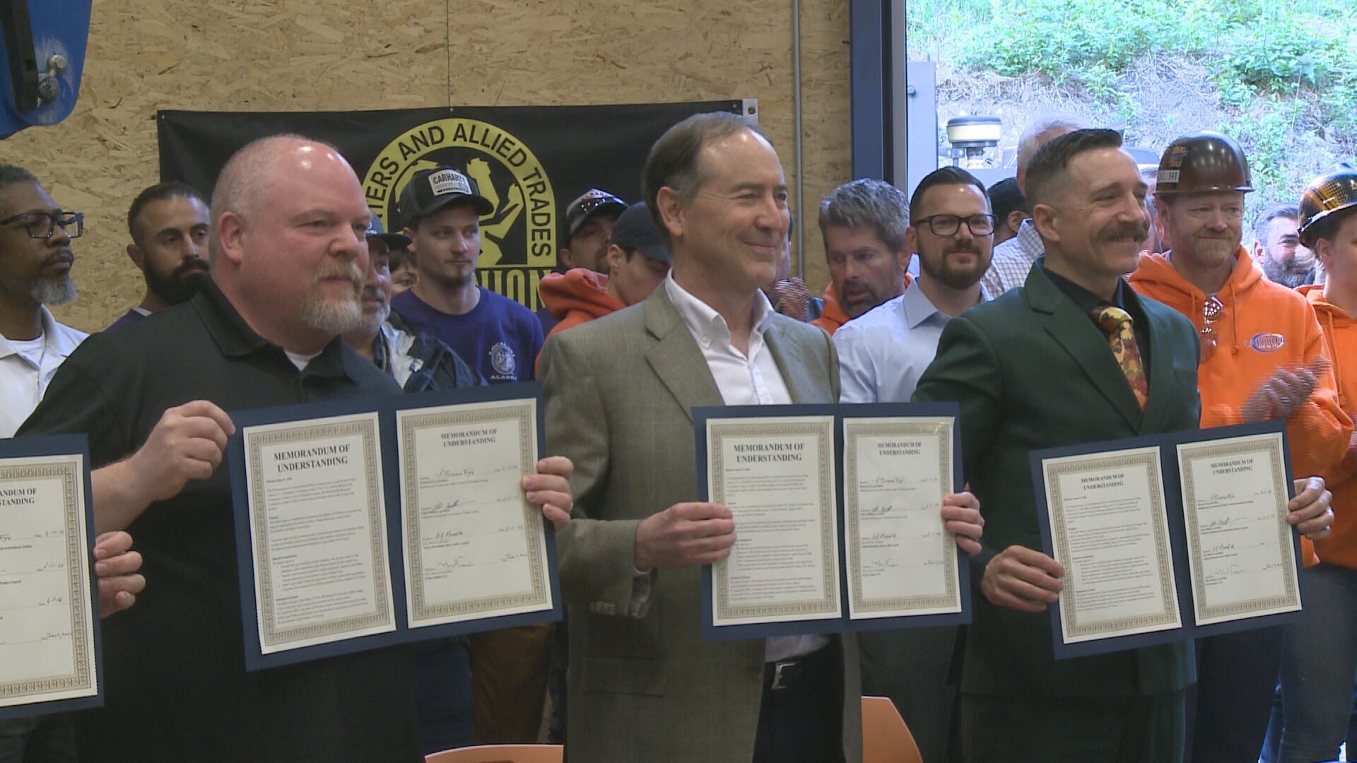 LNG special session: Labor unions, pipeline developer sign pledge to ...