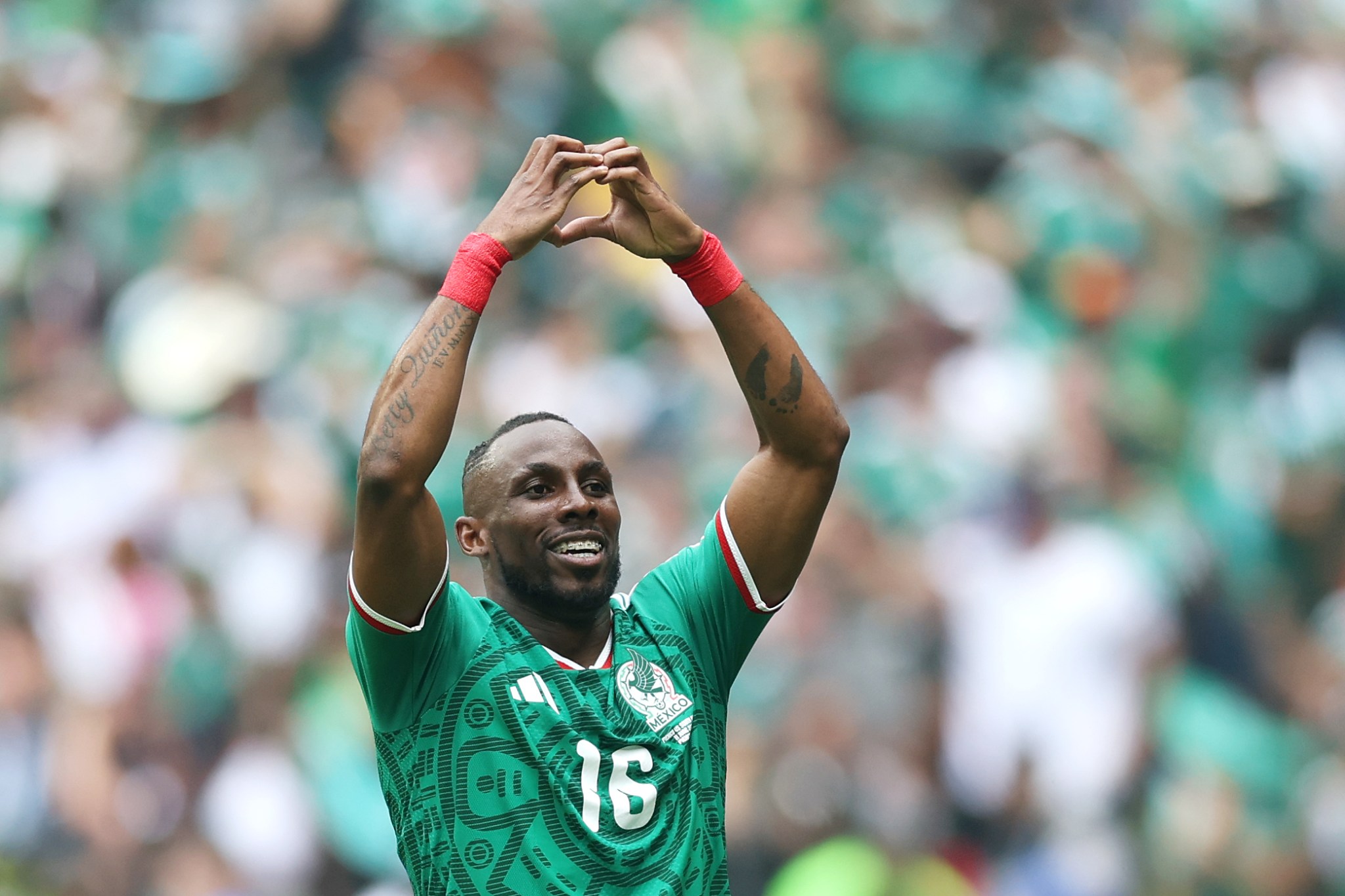 Julian Quinones' Mexico goal gets 5-word reaction from wife Ana Gabriel
