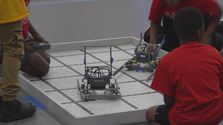 Club kids battle robots at annual Boys and Girls Club robotics competition