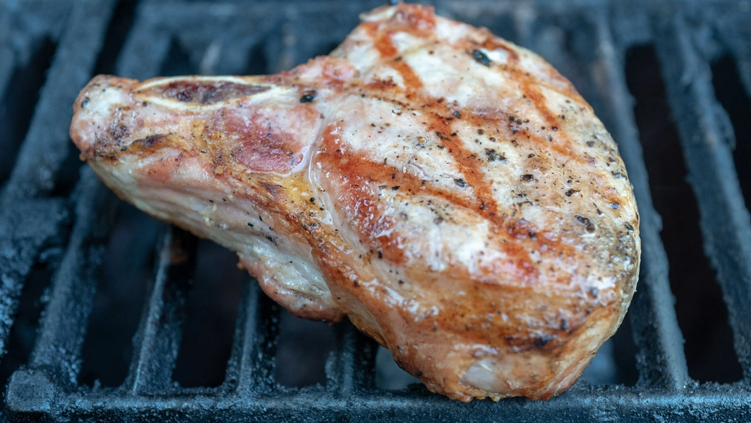 Techniques for perfectly juicy pork chops