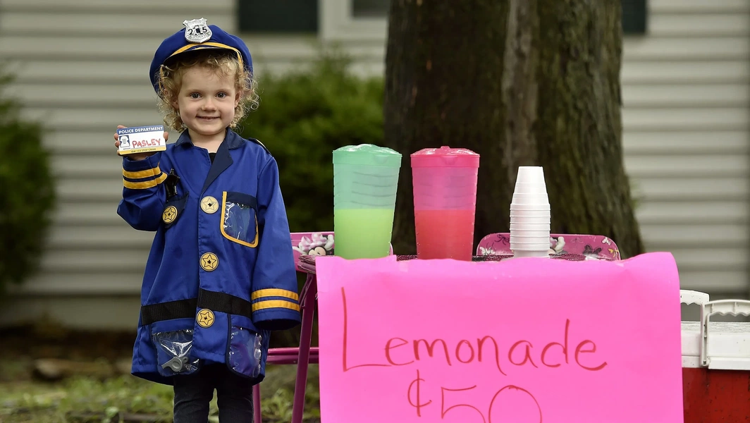 Kansas lemonade stand complaint sparks $280 first responder boost