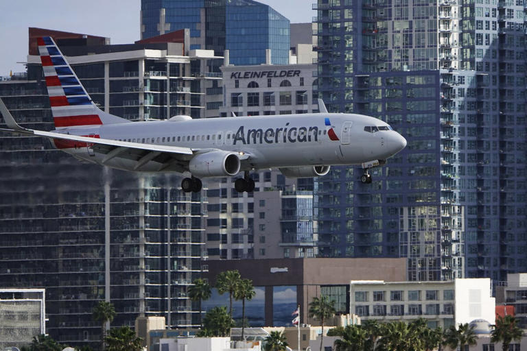 4-year-old loses beloved teddy bear at the airport – he can't believe ...